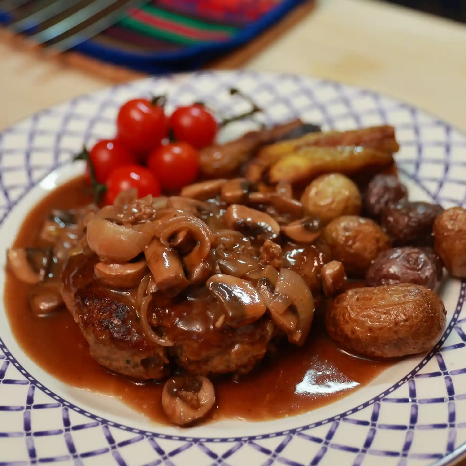 Steak Salisbury Maison – Recette Facile, Économique et Savoureuse