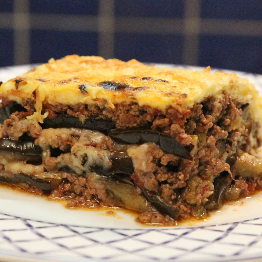 Recette Authentique de Moussaka Grecque avec Aubergines, Pommes de ...