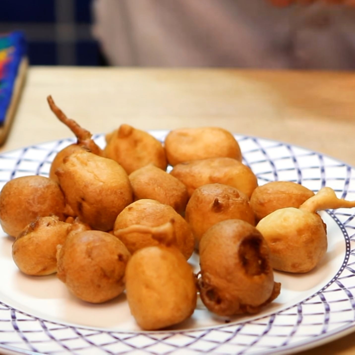 Beignets de bananes croustillants – Recette facile de dessert frit ...