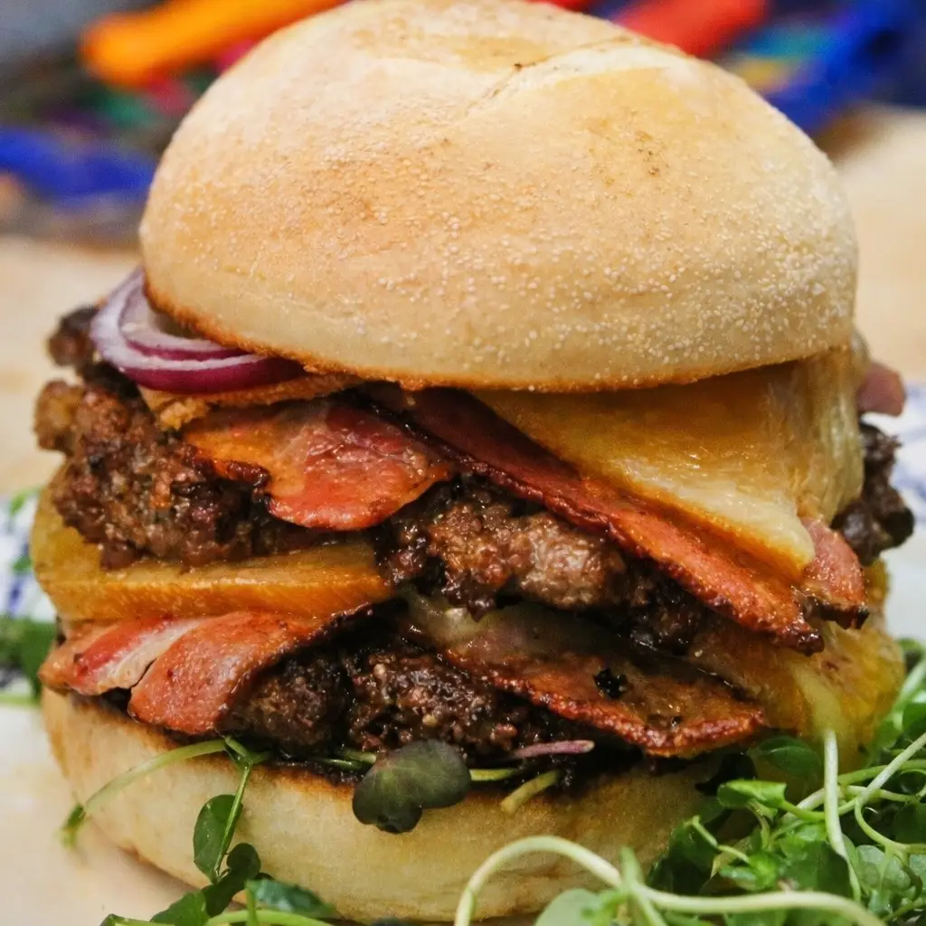 Double Smash Burger à la Raclette et Bacon (Le Double Burger Ultra ...